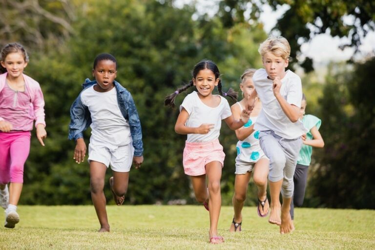 5 Great Outdoor Games For Groups Of Kids - S&S Blog